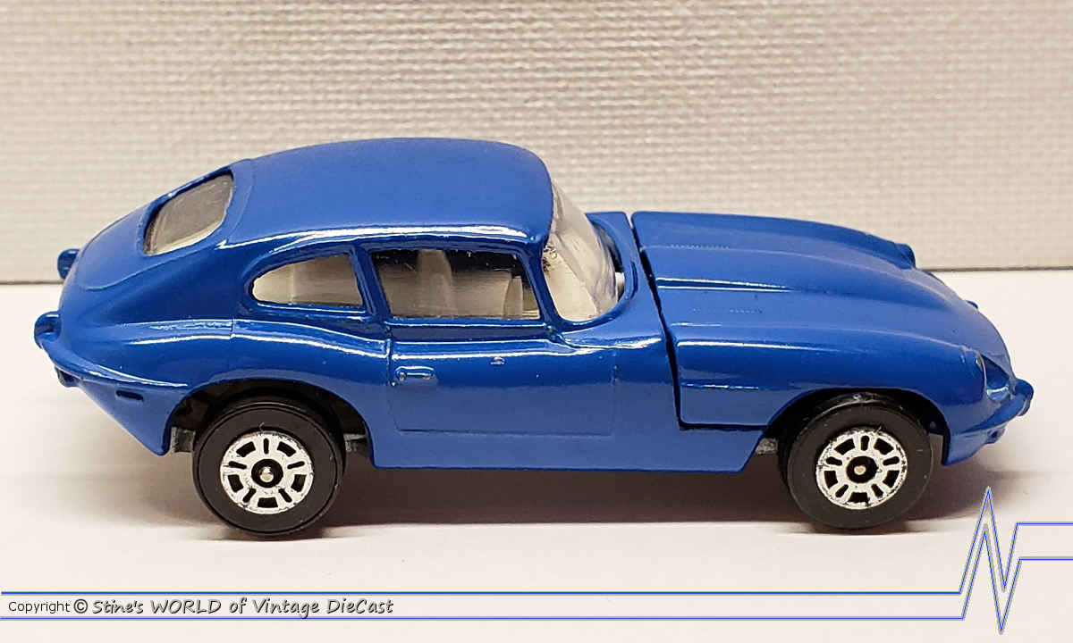 Corgi Juniors 33b Jaguar E-type 2+2
