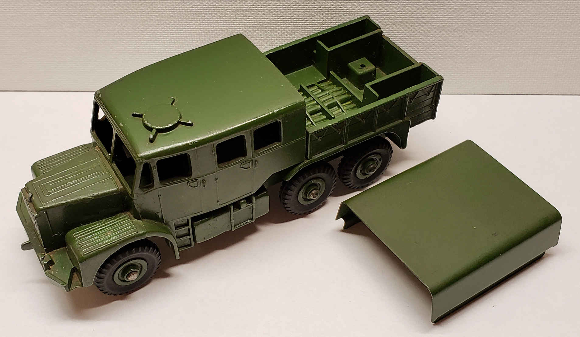 Dinky 689 Medium Artillery Tractor
