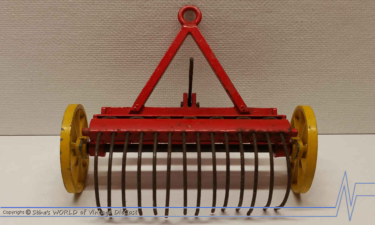 Dinky 27k/324 Farm Hay Rake