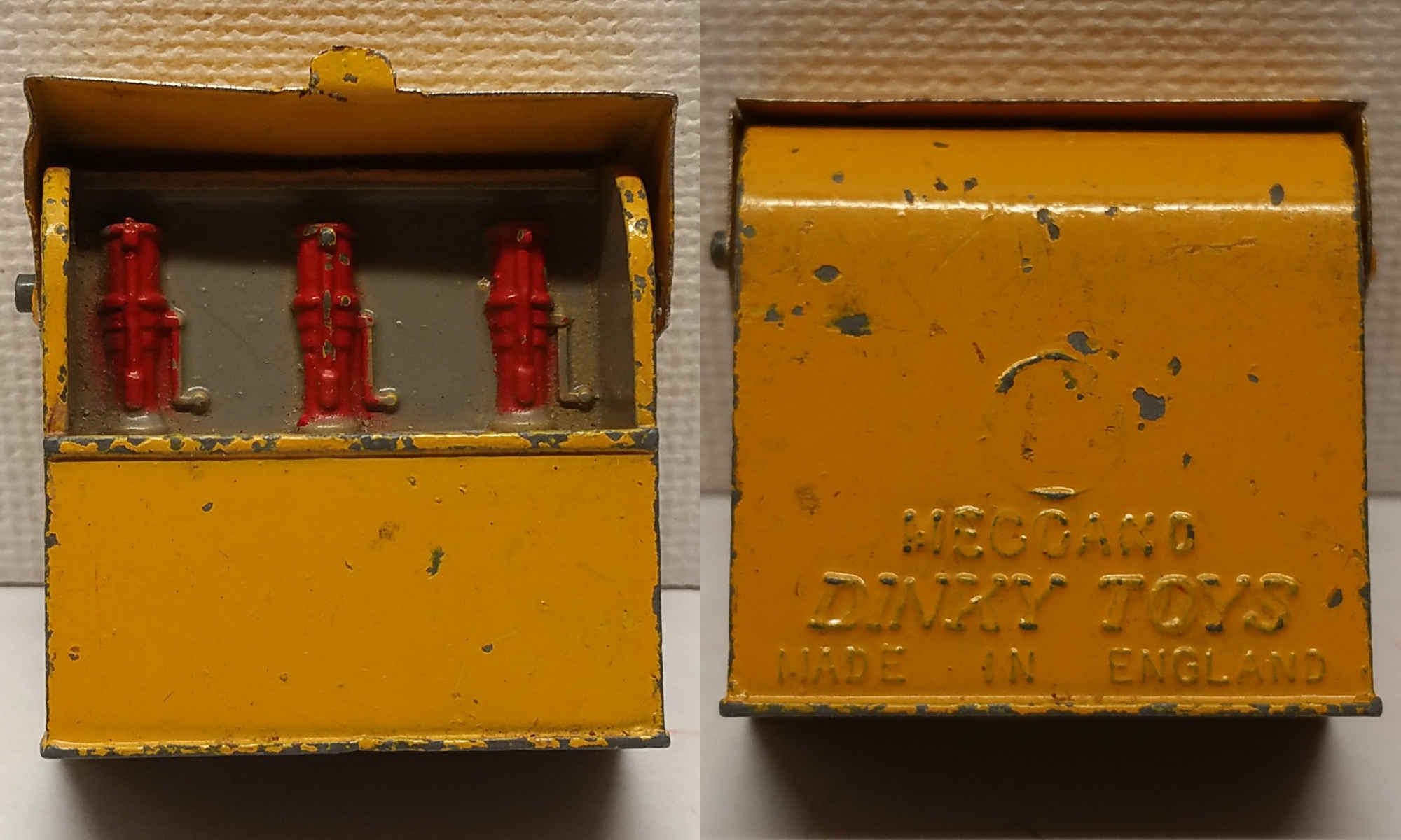Dinky 49/780 Petro Pumps and Oil Bin Set