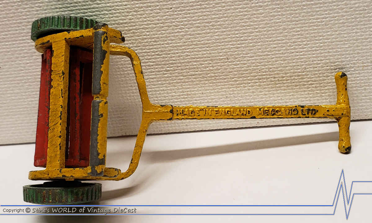 Dinky 105e/384 Grass Mower