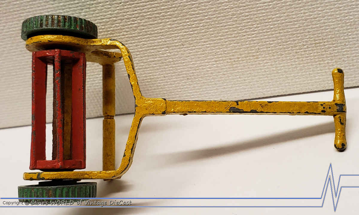 Dinky 105e/384 Grass Mower